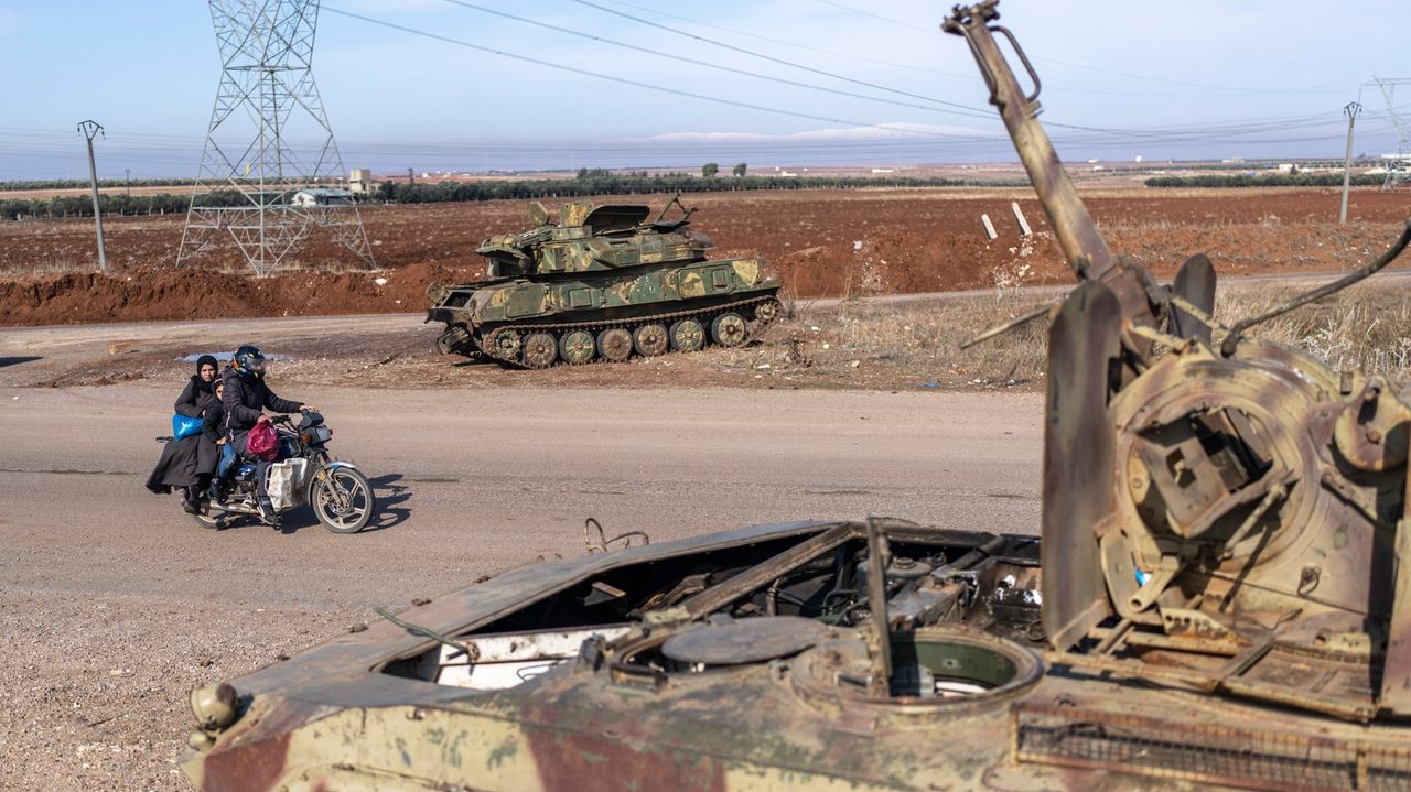 Southern rebels loom large as Syria's new rulers try to form a national ...