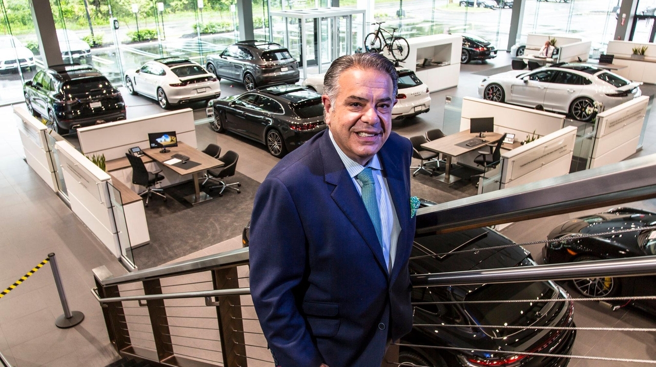 Retail Roundup: Porsche dealership has $40 million new home - Newsday