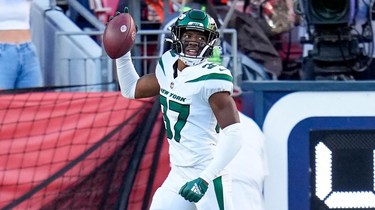 Jets' Bryce Hall makes most of return to starting role - Newsday