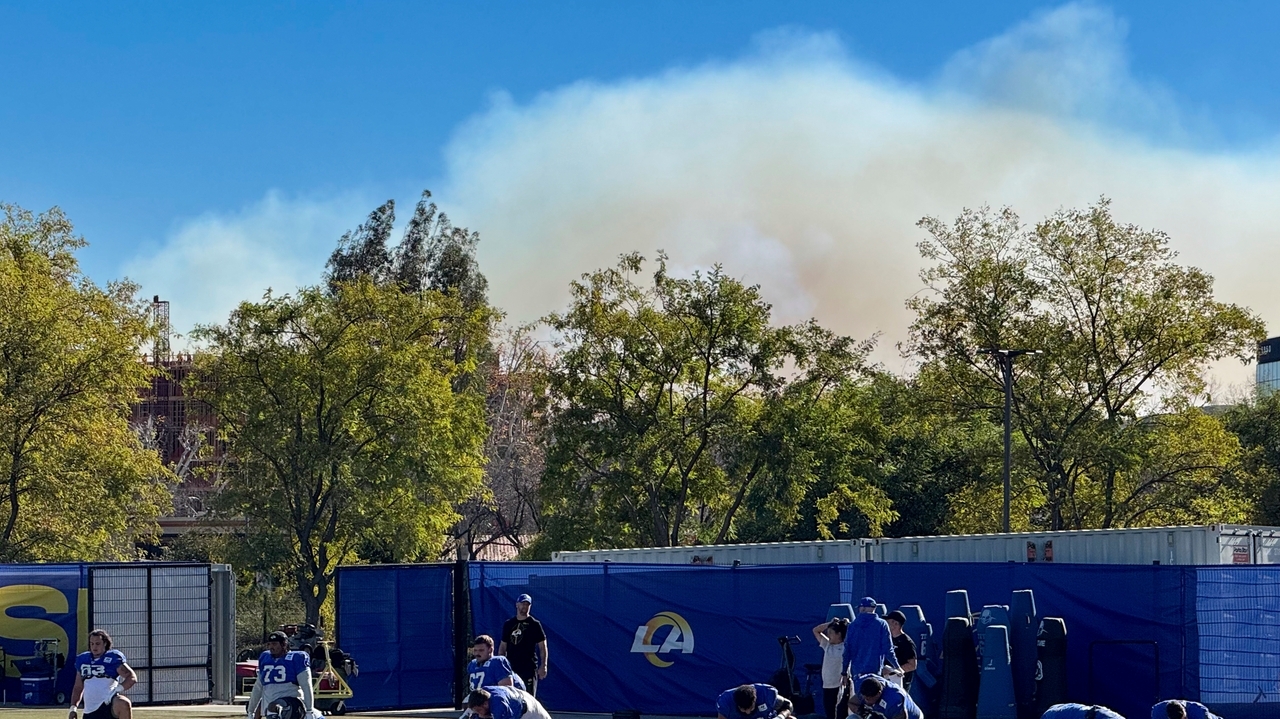 LA Rams head for Arizona and a crucial playoff game with their minds on ...