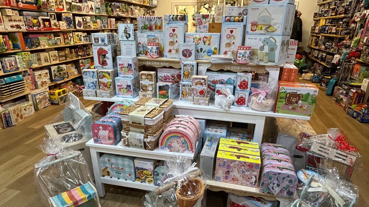 Einstein's Attic toy store opens in Huntington - Newsday