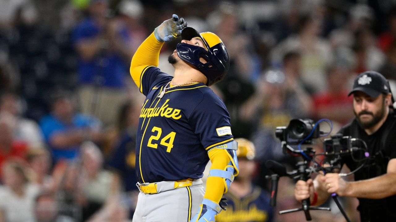 Contreras hits 439-foot homer, Perkins gets go-ahead RBI single as ...