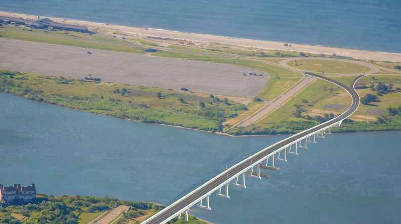 Smith Point bridge plan eliminates need for drawbridge - Newsday
