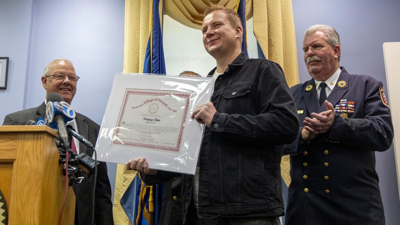 Ukrainian refugee Volodymyr Zubko honored for rescue of driver from ...