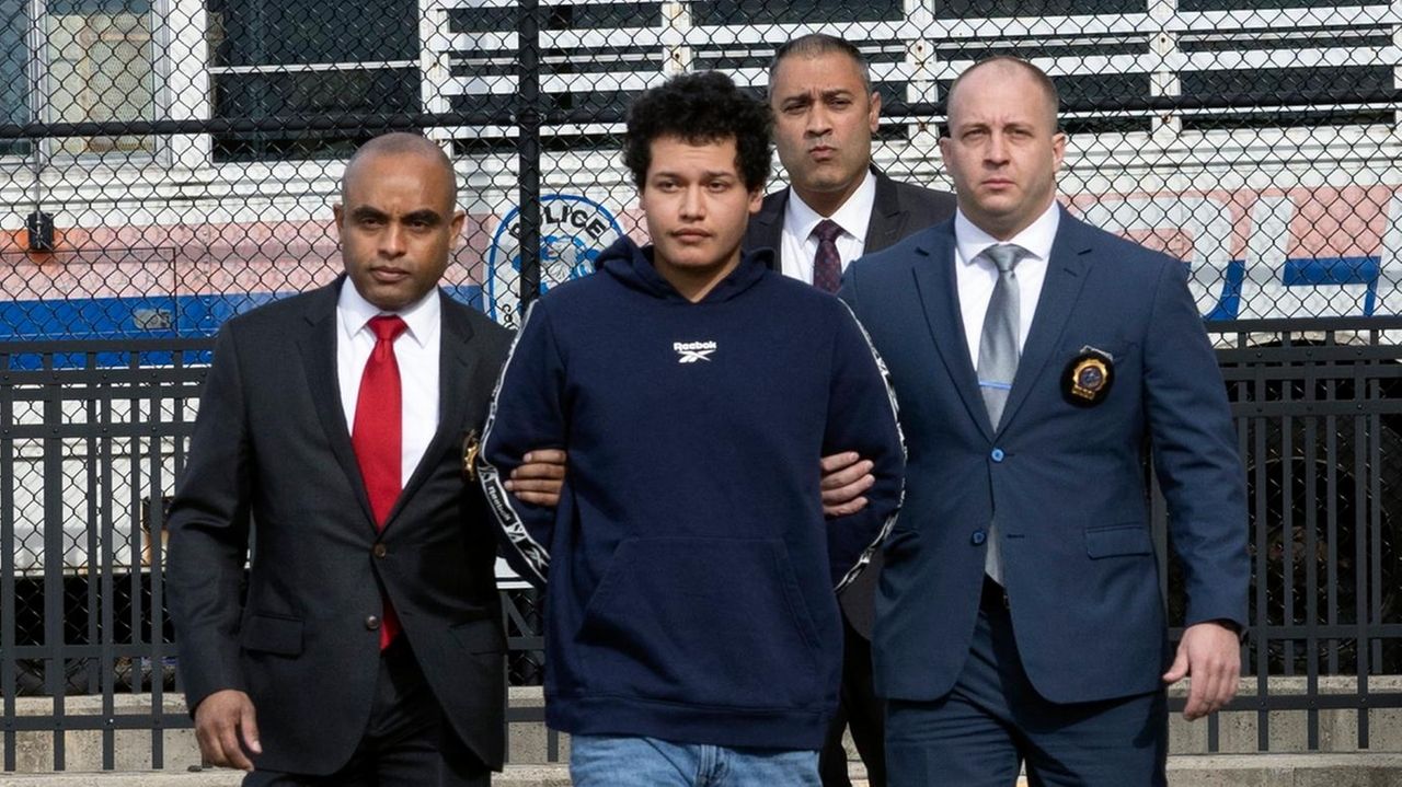 Andrew Avila, of Elmont, pleads guilty in strangulation death of ...