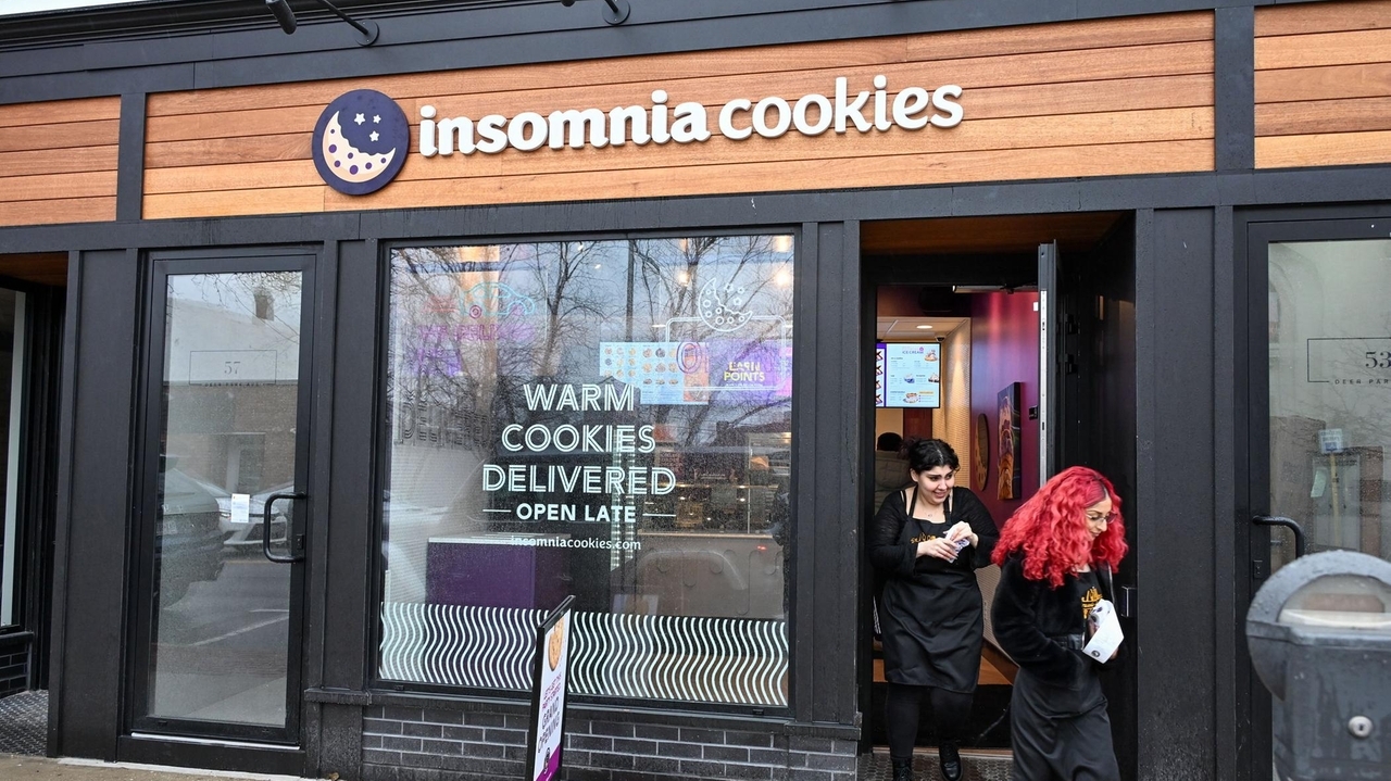 Insomnia Cookies opens in Babylon, its second Long Island location ...
