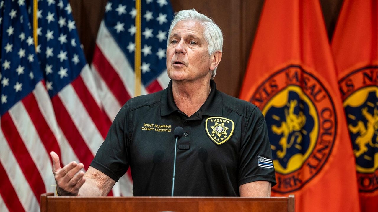 Nassau County transgender athlete bill is a loser - Newsday