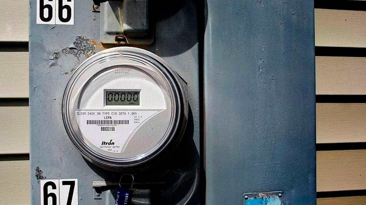 PSEG LI seeks $9 million to fund smart meters, car chargers - Newsday