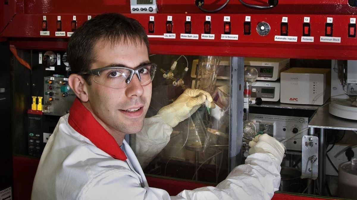 LI scientists win Presidential Early Career Award - Newsday