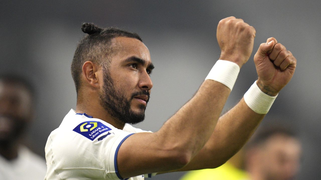 French midfielder Dimitri Payet arrives in Brazil to join Vasco da Gama ...