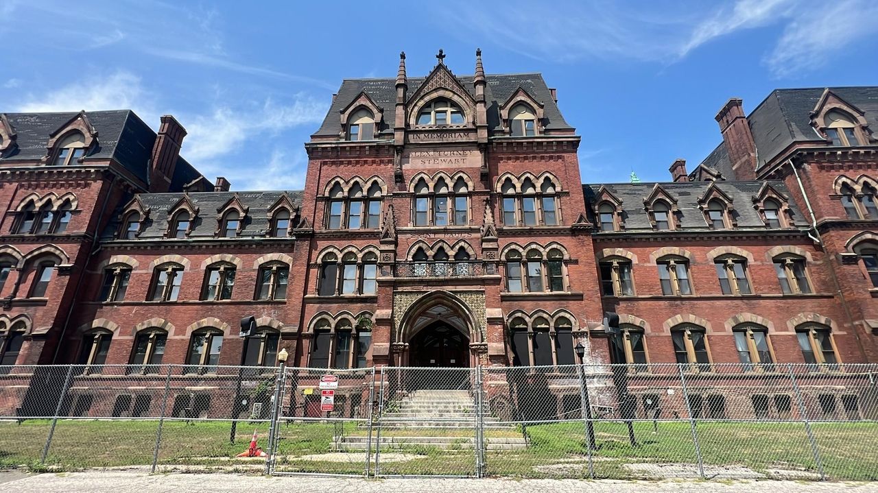 Garden City surveys village's recreation needs, uses for historic St ...