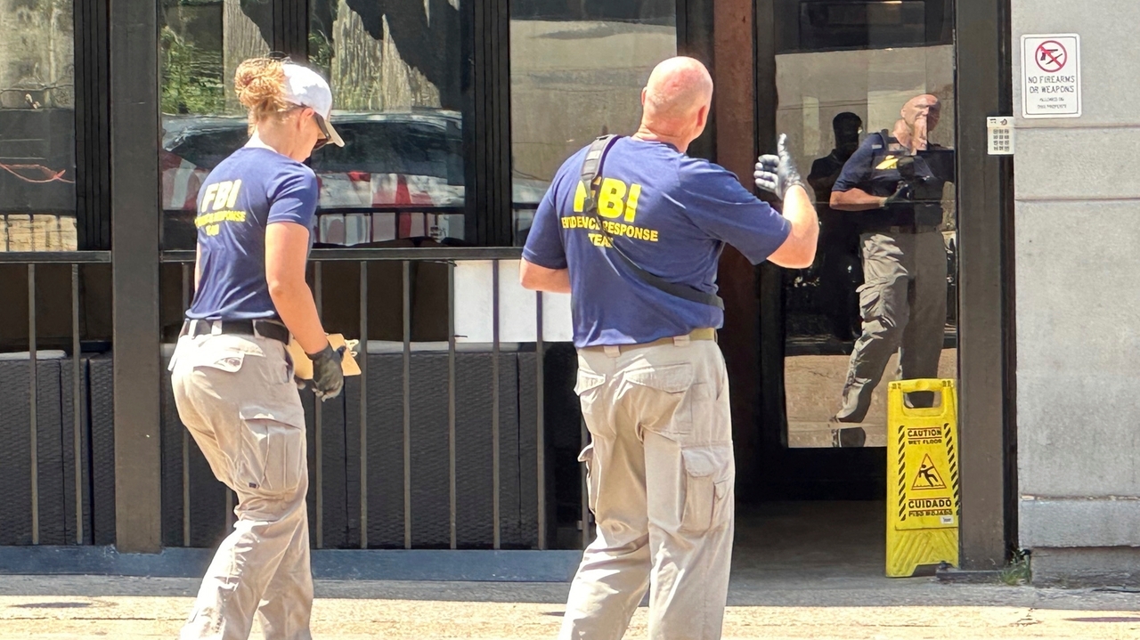 FBI agents raided the office and business of a Mississippi prosecutor ...