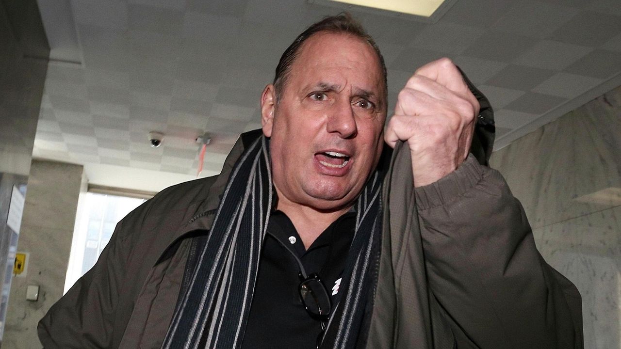 Officials: Glen Cove man sentenced in Metro-North kickback scheme - Newsday