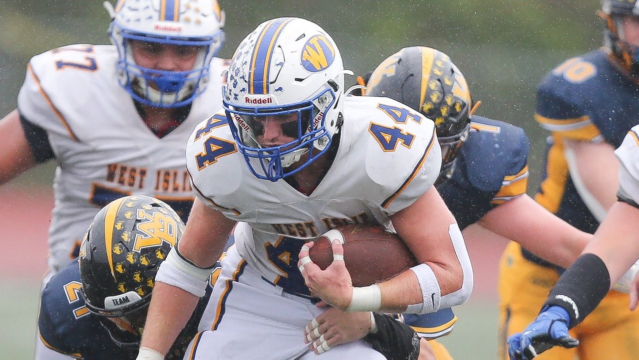 Photos: West Islip-West Babylon football - Newsday