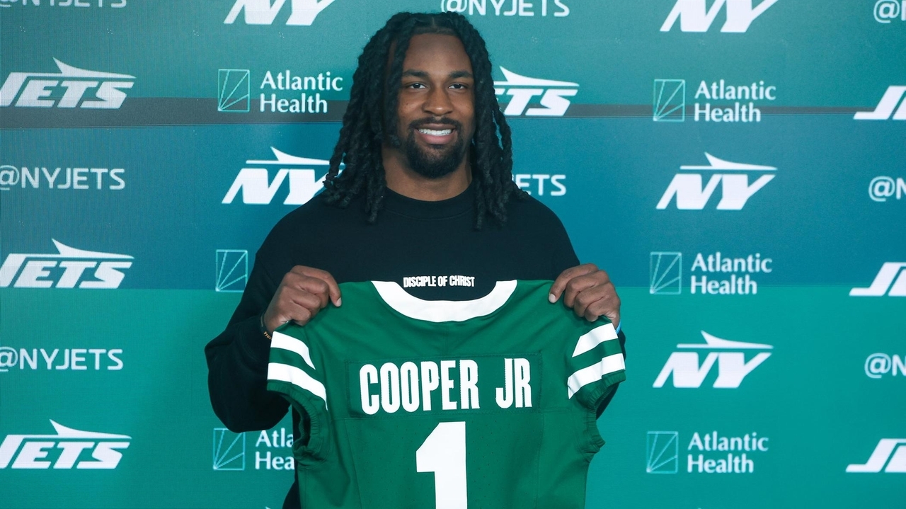 Jets, Omar Cooper Jr. both catch a break near end of first round - Newsday