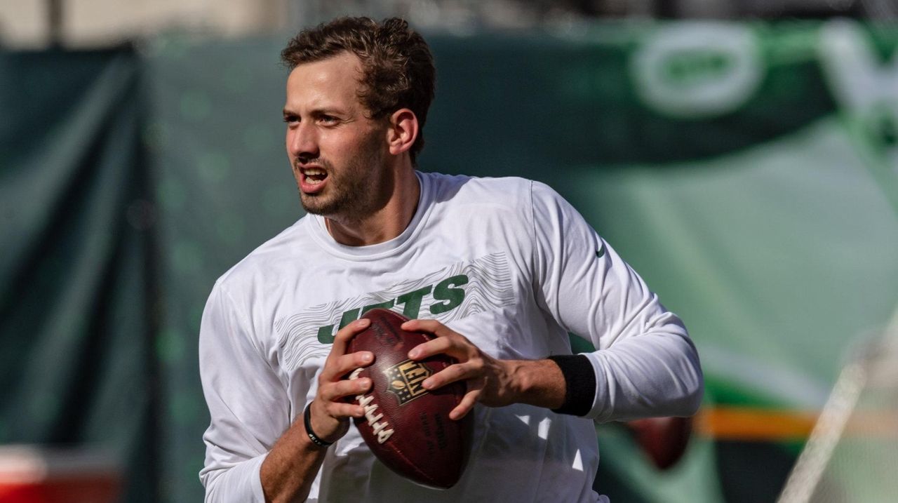 Jets activate QB Davis Webb for Sunday's Bills game - Newsday