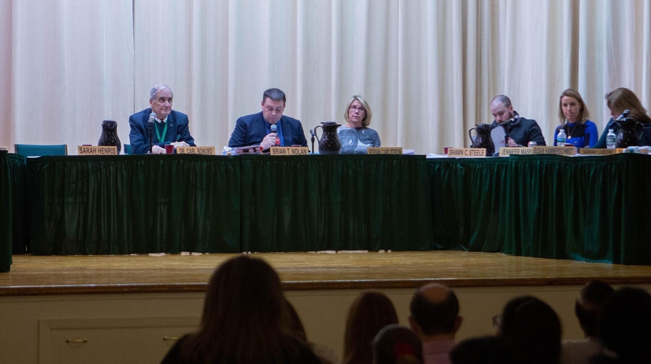 Locust Valley parents call for answers after schools chief placed on ...