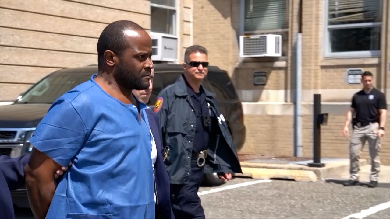 Ronnie Sutton charged in April 7 shooting death of Shawn Usher in Long ...