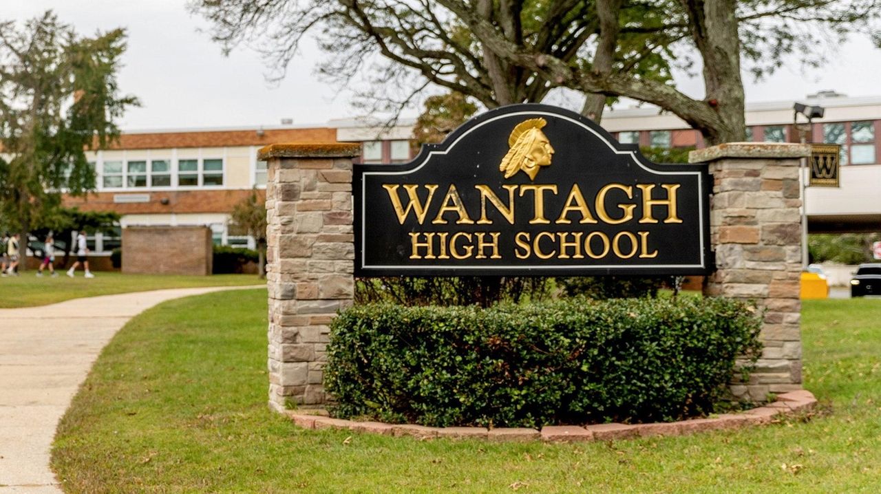 Wantagh High School closes after new COVID-19 cases surface - Newsday