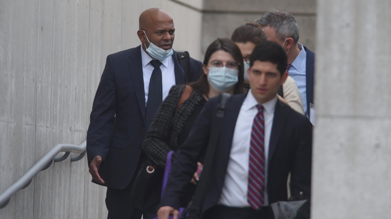 NFL executive testifies at fraud trial of biller who impersonated him ...