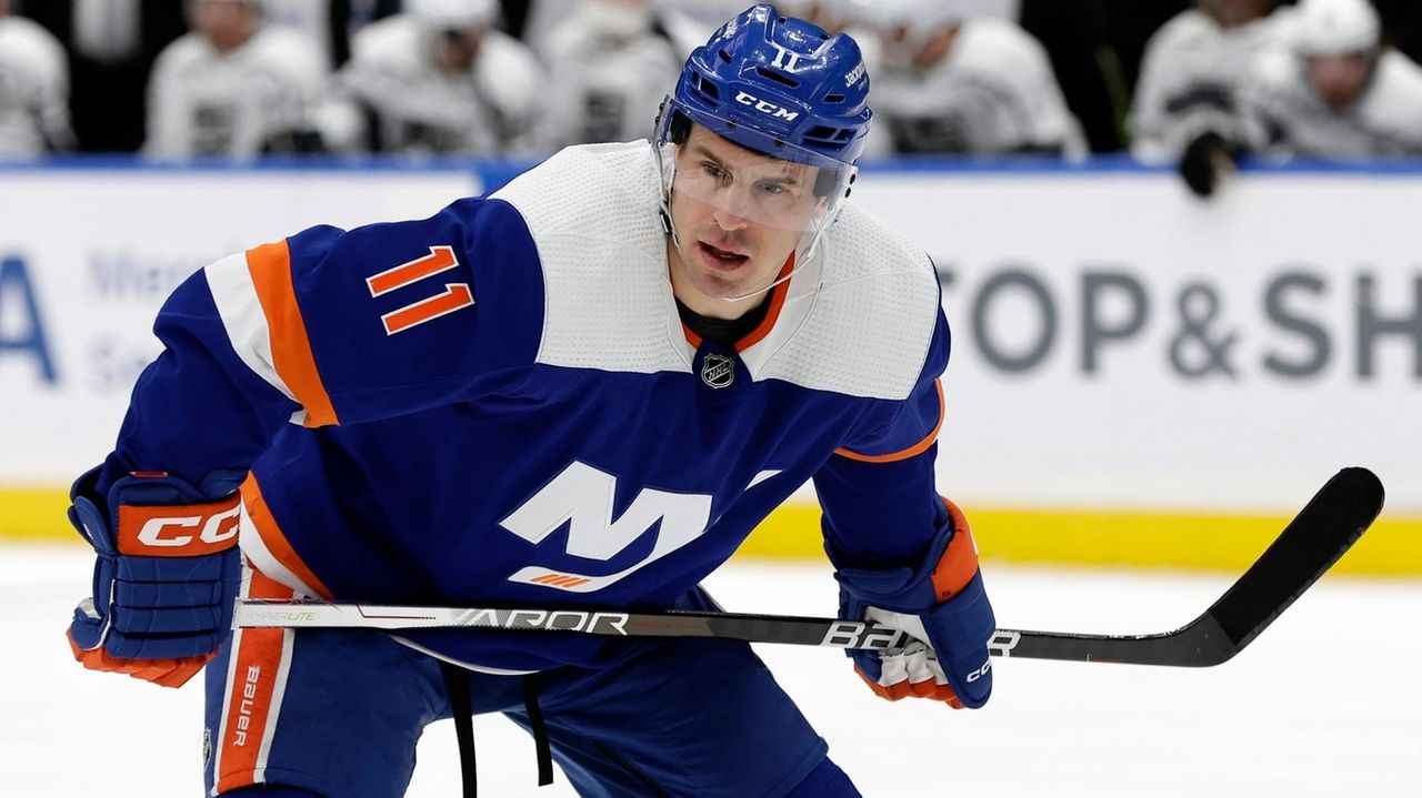 Mathew Barzal blames Islanders' record for Zach Parise turning to the ...