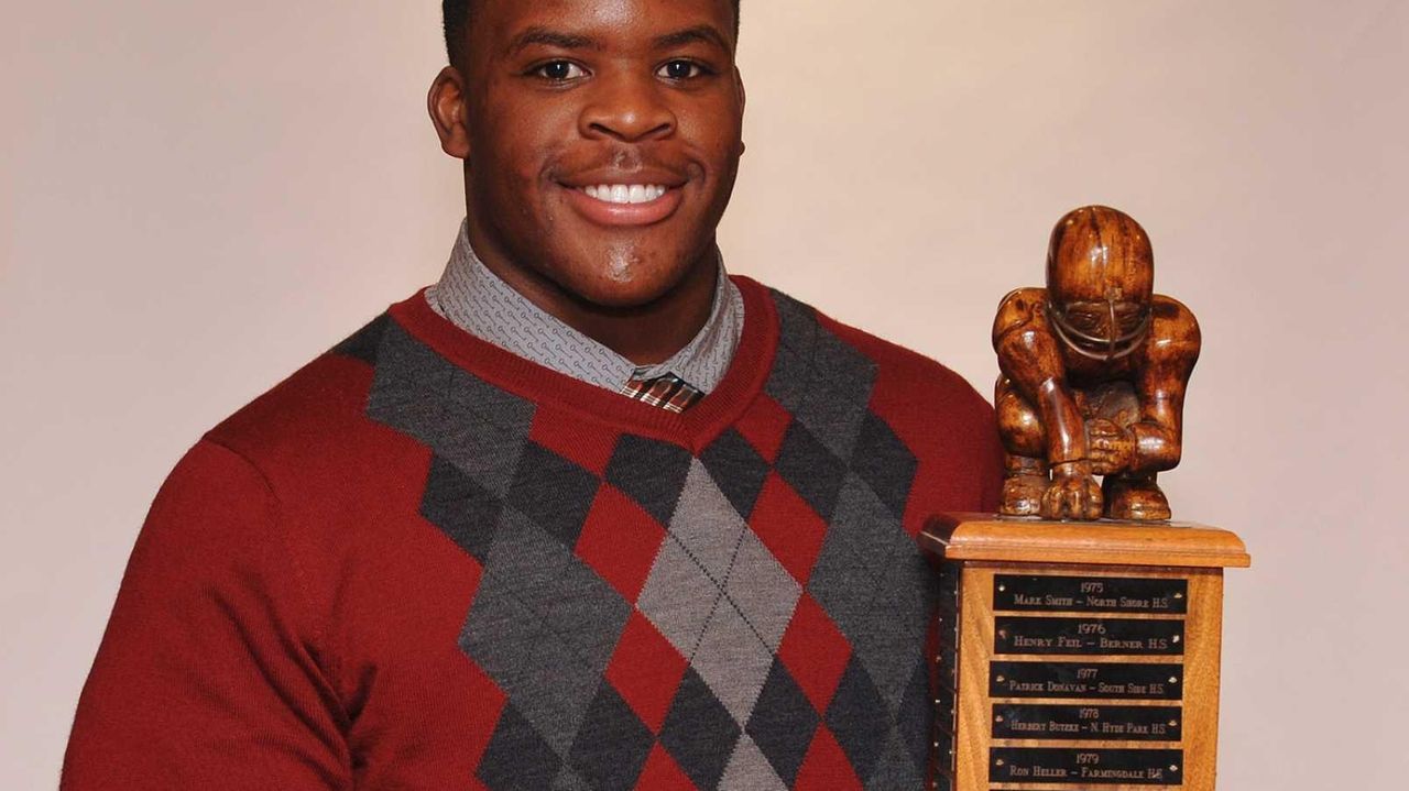 Long Beach's Donovan Campbell wins Martone Award - Newsday