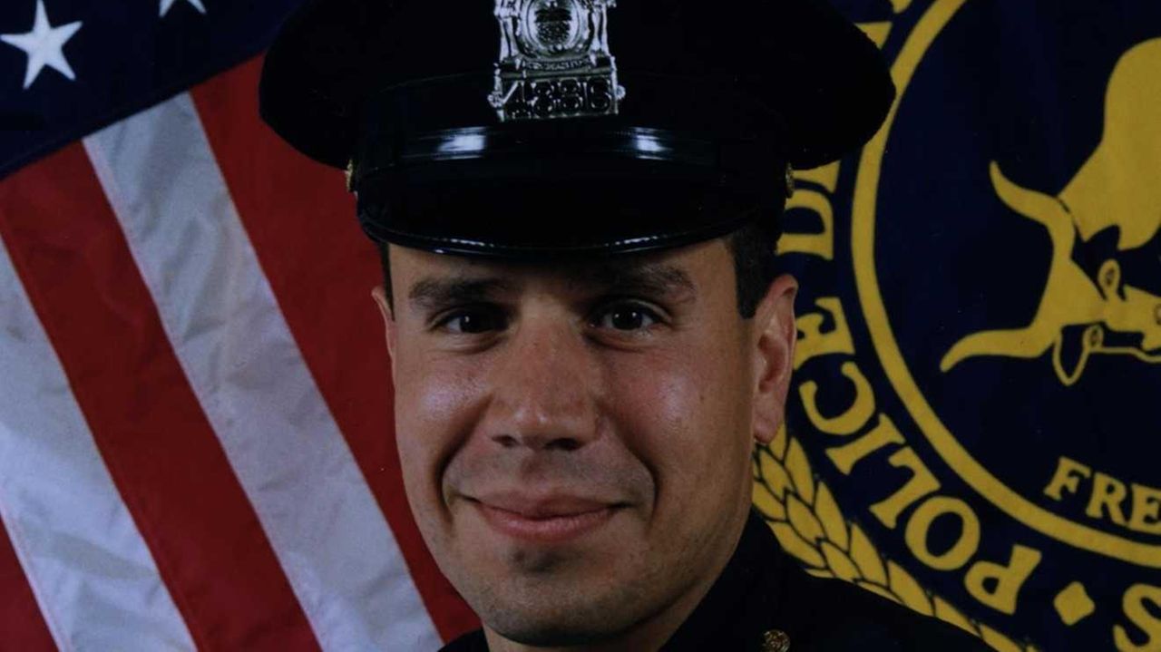 John Oliva, former Suffolk police detective, pleads guilty to official misconduct - Newsday