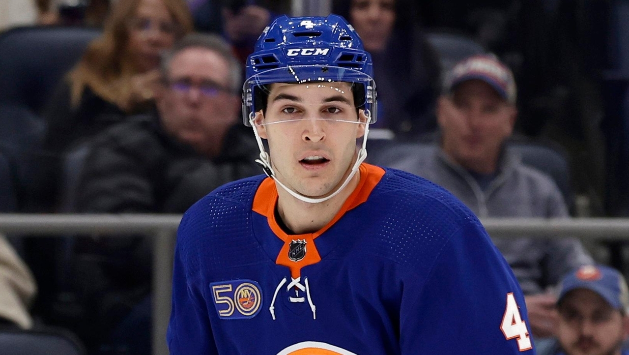 Samuel Bolduc recalled by Islanders to replace injured Sebastian Aho ...