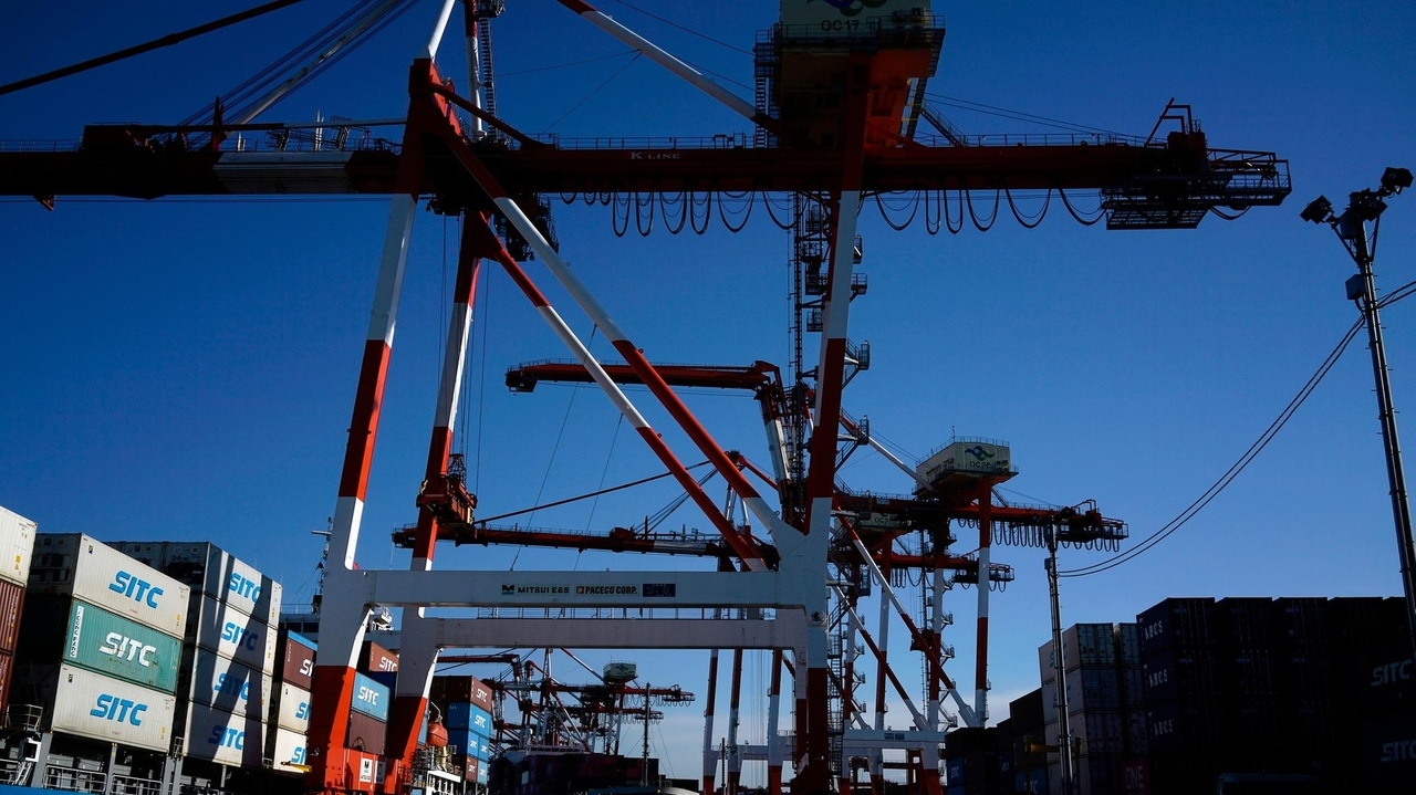 Survey shows Japan's business sentiment improving for a 5th straight ...