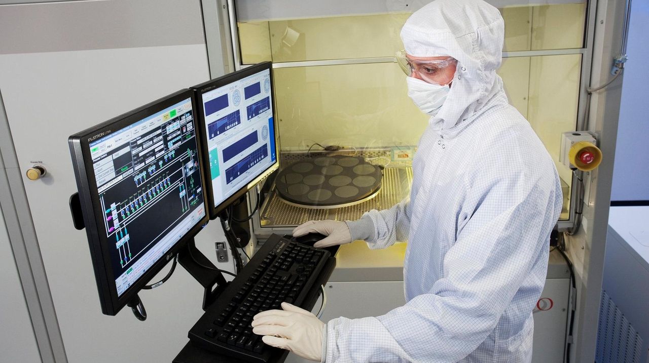 Veeco Instruments reports wider loss on noncash charge; revenue surges ...