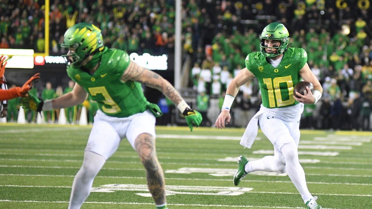 Oregon defeats Oregon State 31-7 for a spot in the Pac-12 title game as rivalry ends for now ...