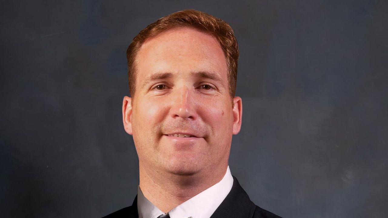 Ex-FDNY member Michael Lyons of LI dies of 9/11 cancer - Newsday