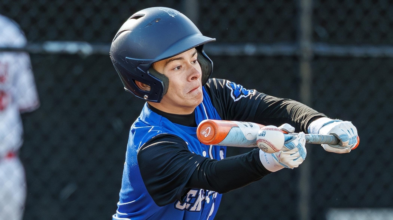 Logan Diaz's RBI bunts lift Centereach baseball past division rival ...