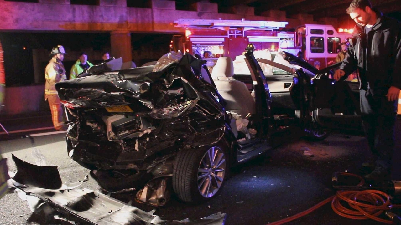 One driver hurt in 3-vehicle crash on LIE, cops say - Newsday