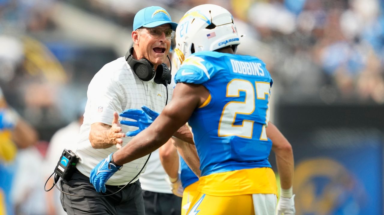 J.K. Dobbins rushes for 135 yards as the Chargers beat the Raiders 22 ...