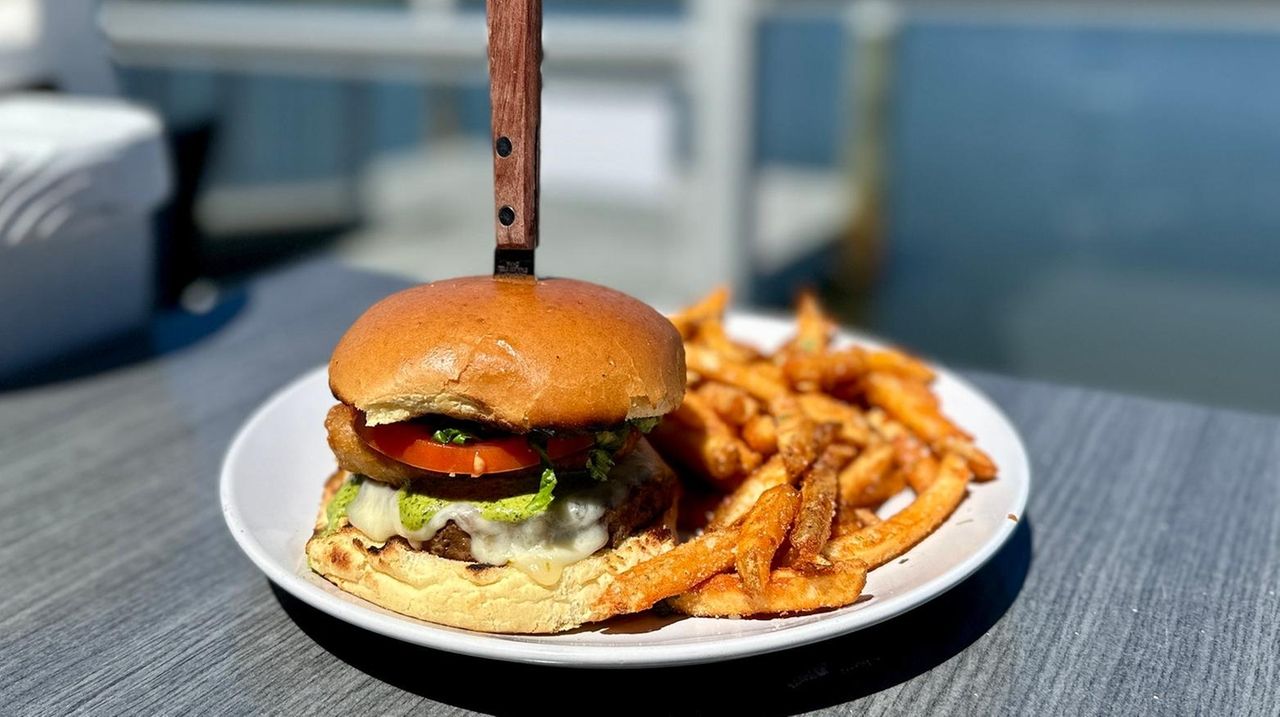 Vern opens on the water in West Babylon - Newsday