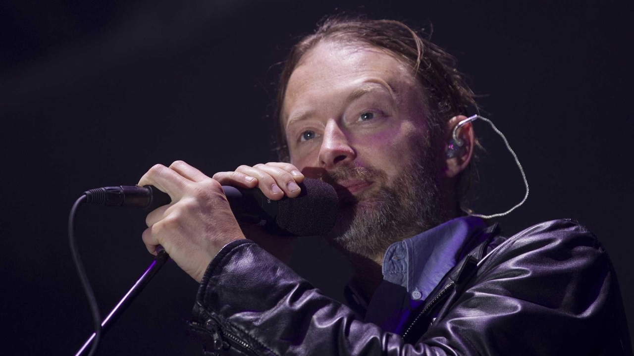 Stage collapses before Radiohead concert; 1 dead - Newsday
