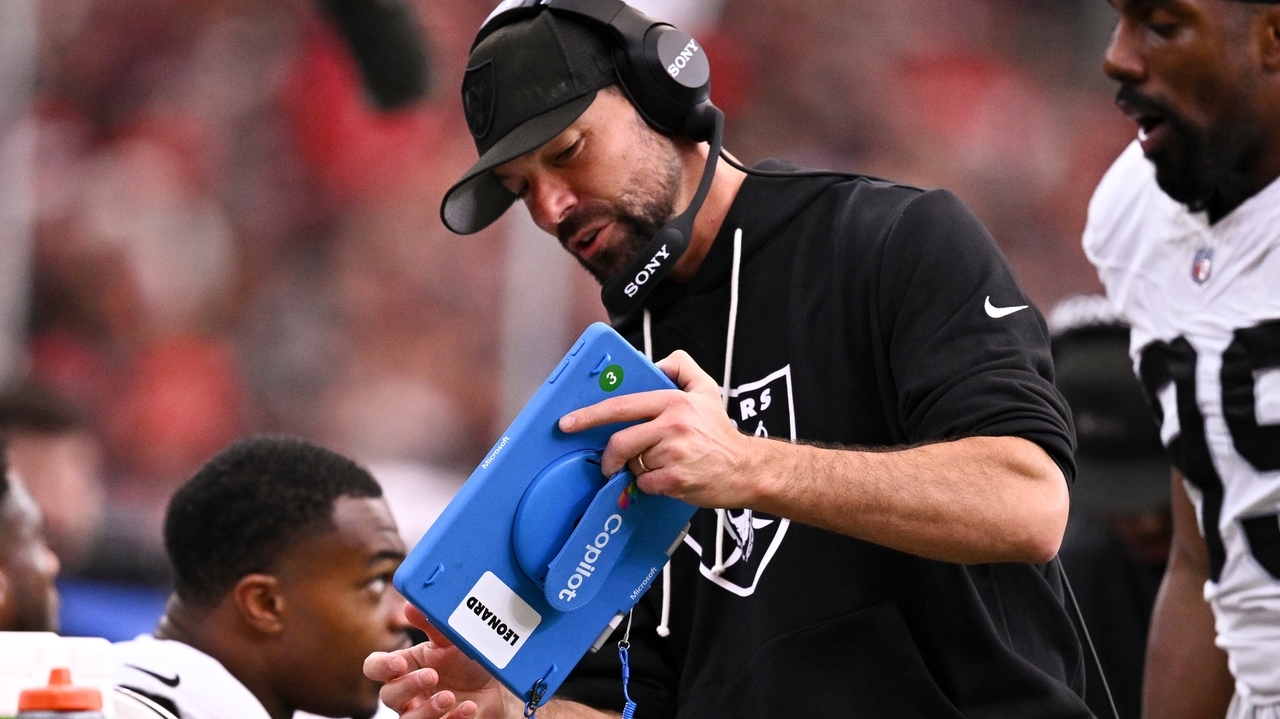 Raiders coach Klint Kubiak elevates Rob Leonard and hires Andrew ...