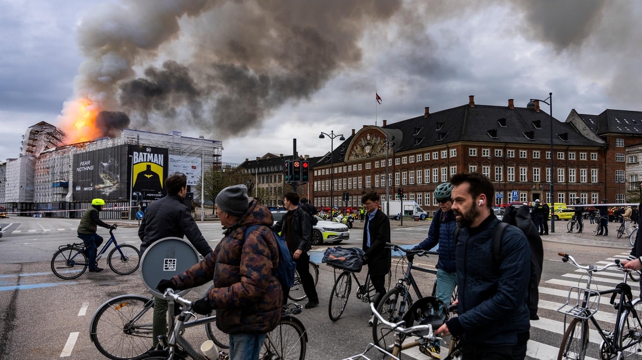 Fire destroys Copenhagen's Old Stock Exchange dating to 1600s ...