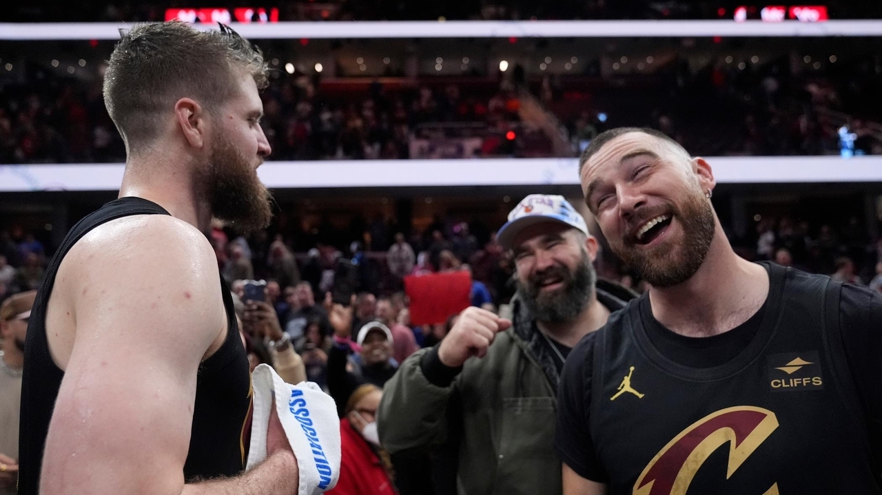 Dean Wade scores 20 in fourth, Cavs rally to stun Celtics and end ...