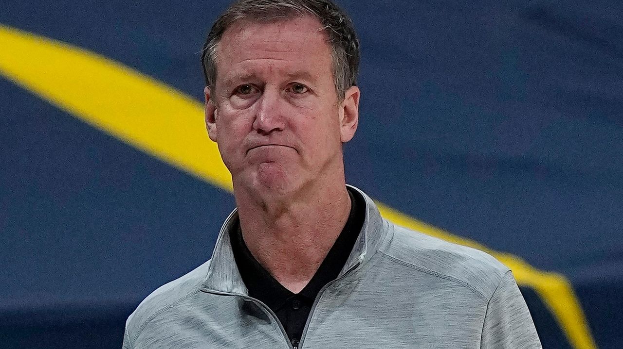 Former NBA head coach Terry Stotts leaves role as Bucks assistant ...