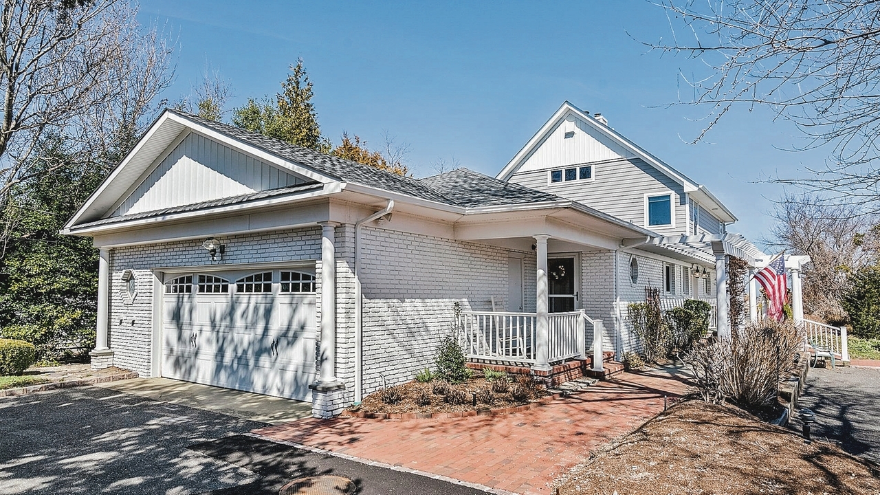 Asharoken house for sale has private beach on Long Island Sound - Newsday