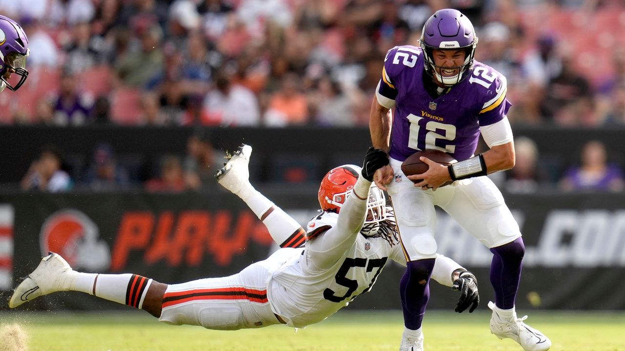 Backup QB Nick Mullens throws TD pass in Vikings' 27-12 win over Browns ...