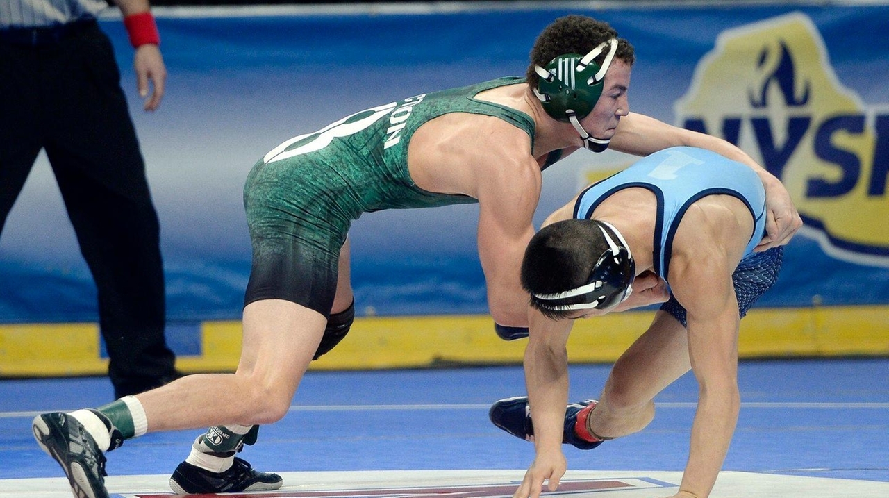 Mattituck’s James Hoeg advances in state wrestling tournament - Newsday