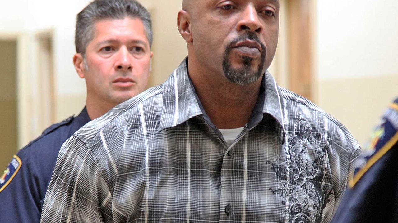 DA: Anthony Reddick gets prison time after 13 pit bulls die in garage ...