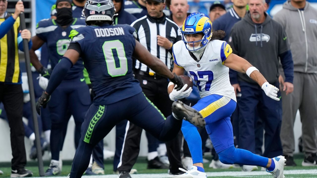 Seahawks waive starting linebacker Tyrel Dodson in surprise move - Newsday