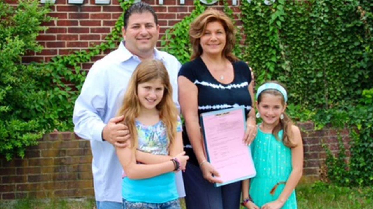 Lisa Inzerillo of Kings Park to challenge incumbents in Smithtown GOP ...