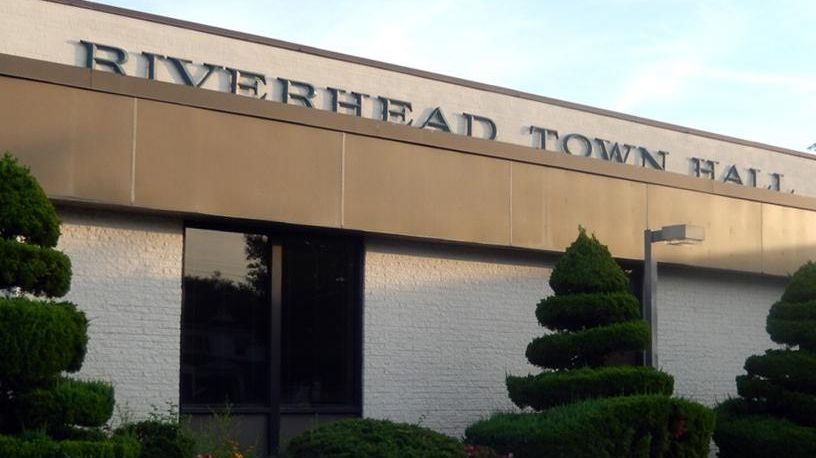 Riverhead Town leaders, advocates discuss undocumented immigrants ...