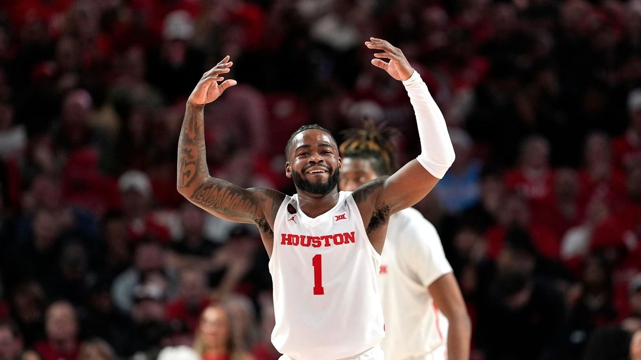 Shead scores career-high 29, No. 5 Houston snaps 2-game skid with 77-54 ...