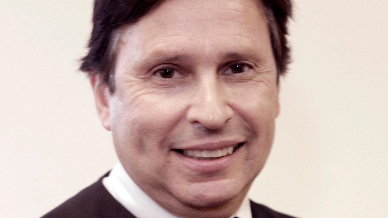 Top court removes Northport judge from bench for 'vile' language - Newsday